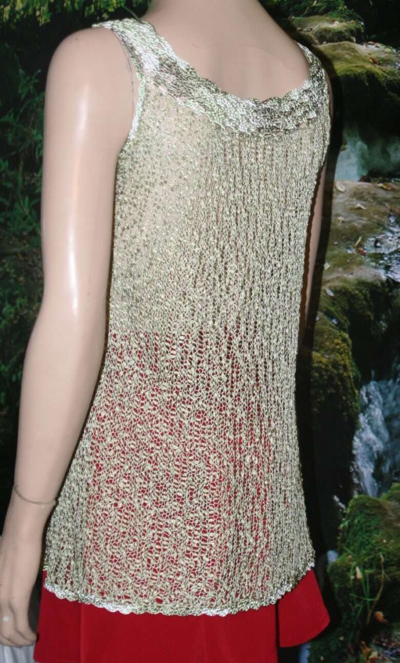 Topuri, bluze crosetate manual; modele cu diagrame si scheme